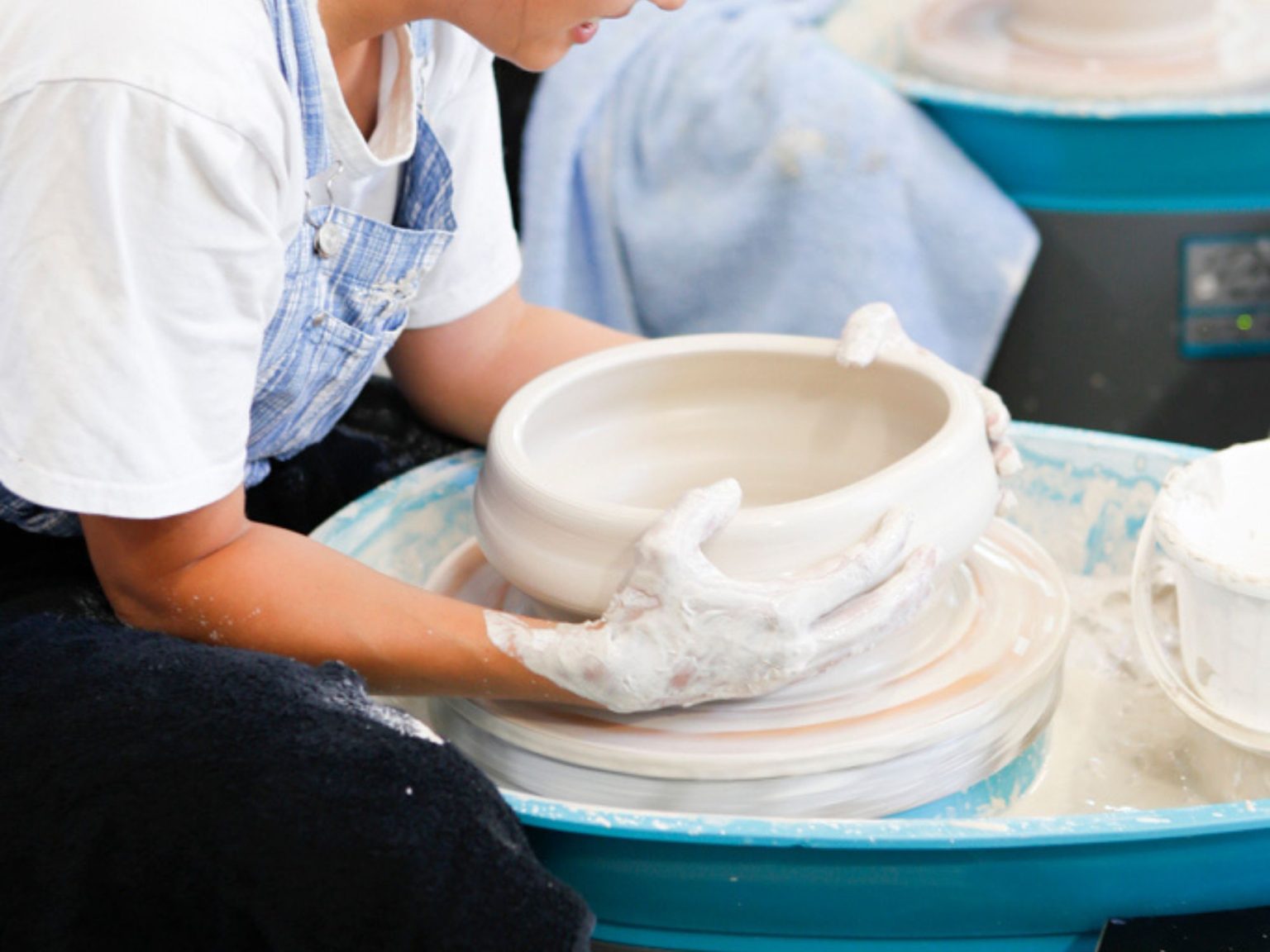 Intermediate Wheel-throwing: Bowls and larger forms | Murray Arts